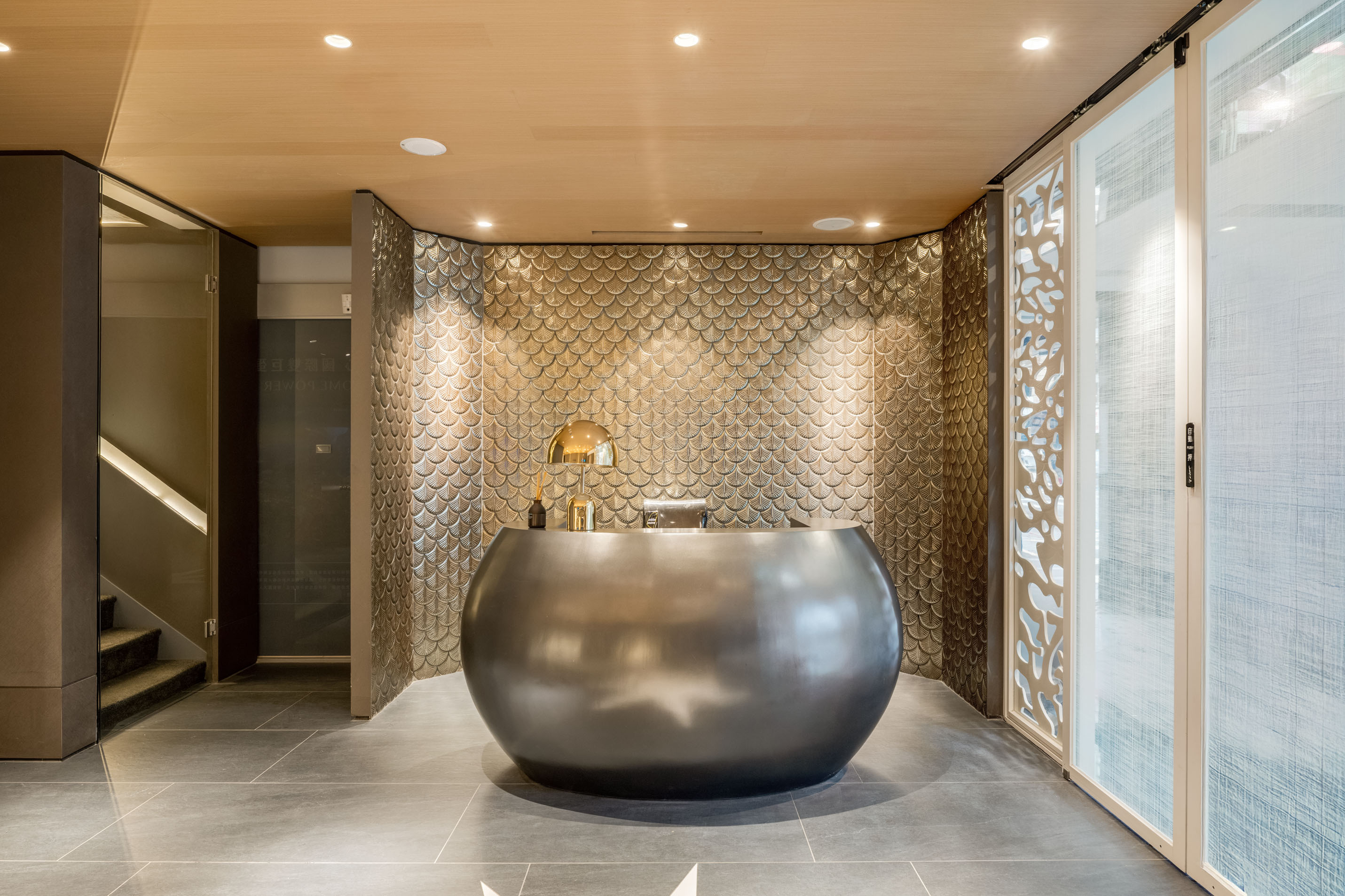 London Design Awards | Showroom / Exhibit Dubai Art Museum...